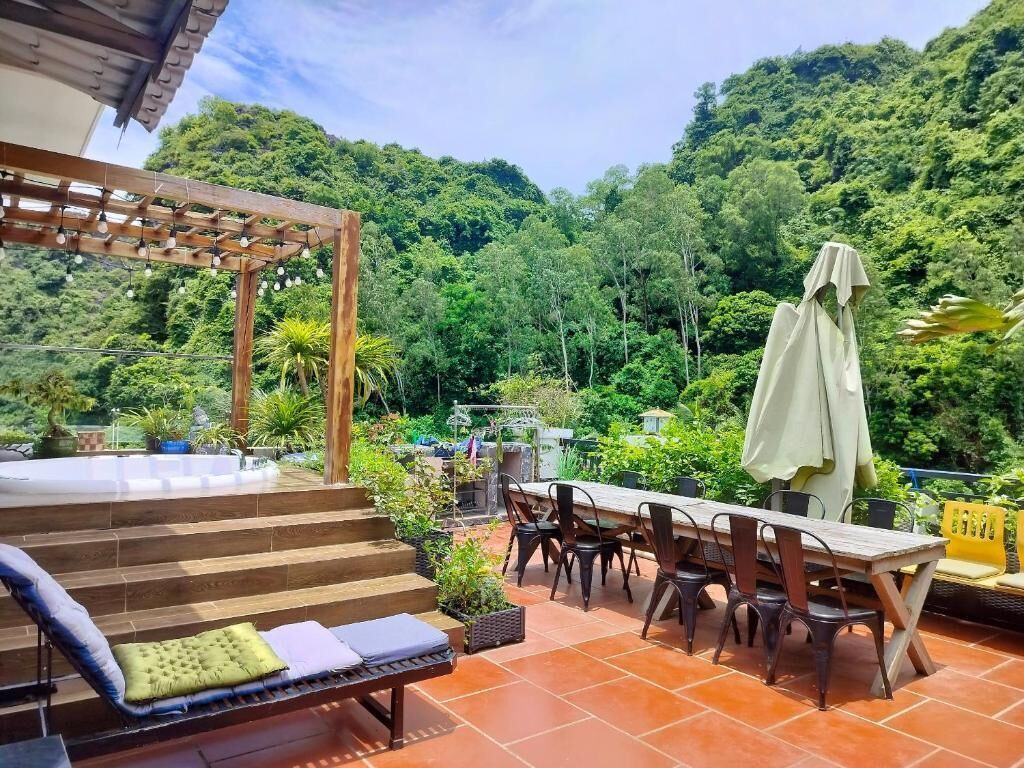 Villa, varanda, Vista para a cidade | Refeições ao ar livre