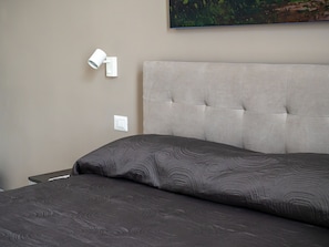 Suite Comfort, 1 cama queen-size e sofá-cama, varanda, Vista para a cidade (Suite Vesuvius) | Roupa de alta qualidade, edredões de penas 