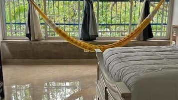Quarto Duplo Deluxe, 1 cama de casal, casa de banho privativa, vista para a praia | Wi-fi grátis