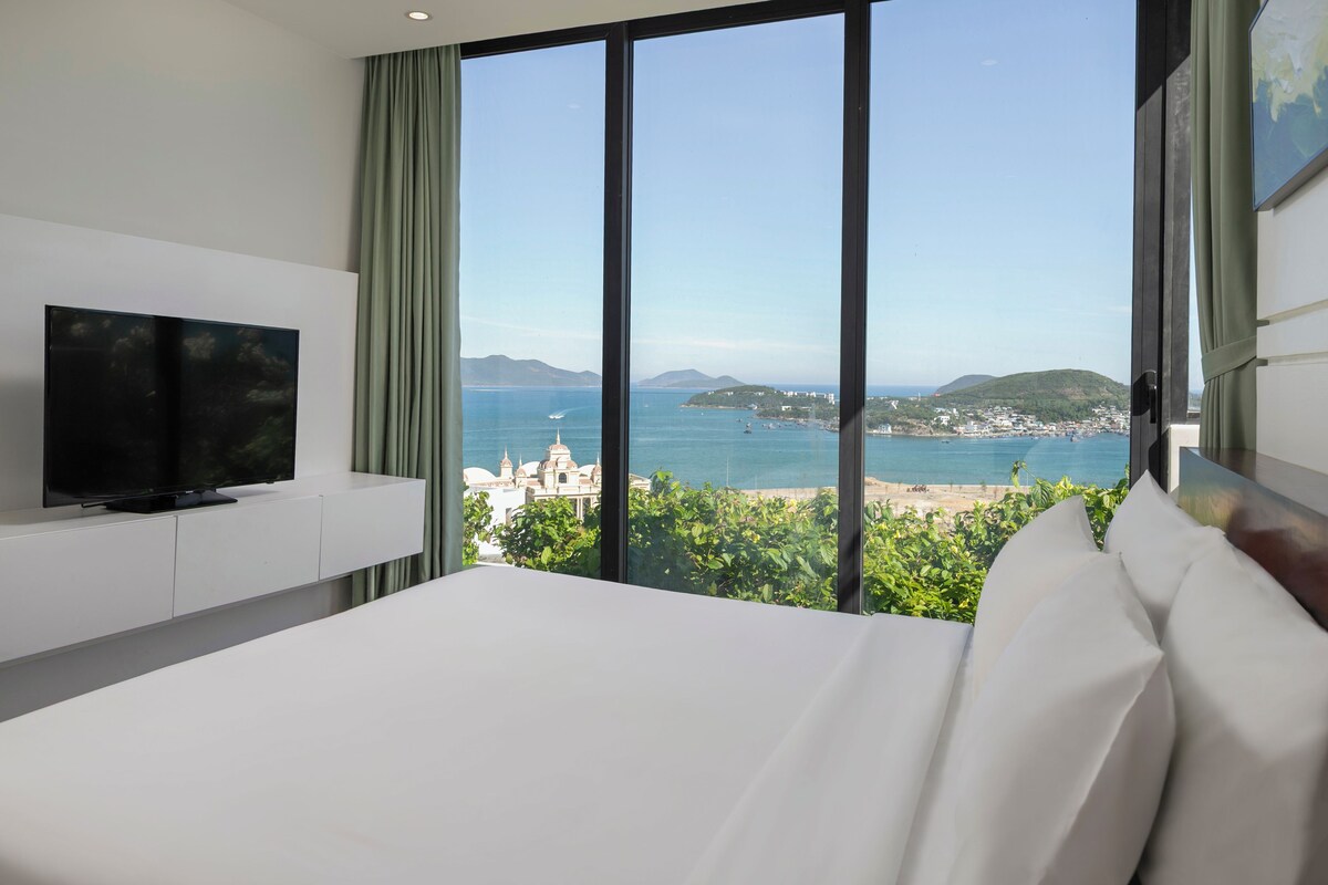 R24_5Bedrooms Seaview | Cofres nos quartos, cortinas blackout, quartos à prova de som