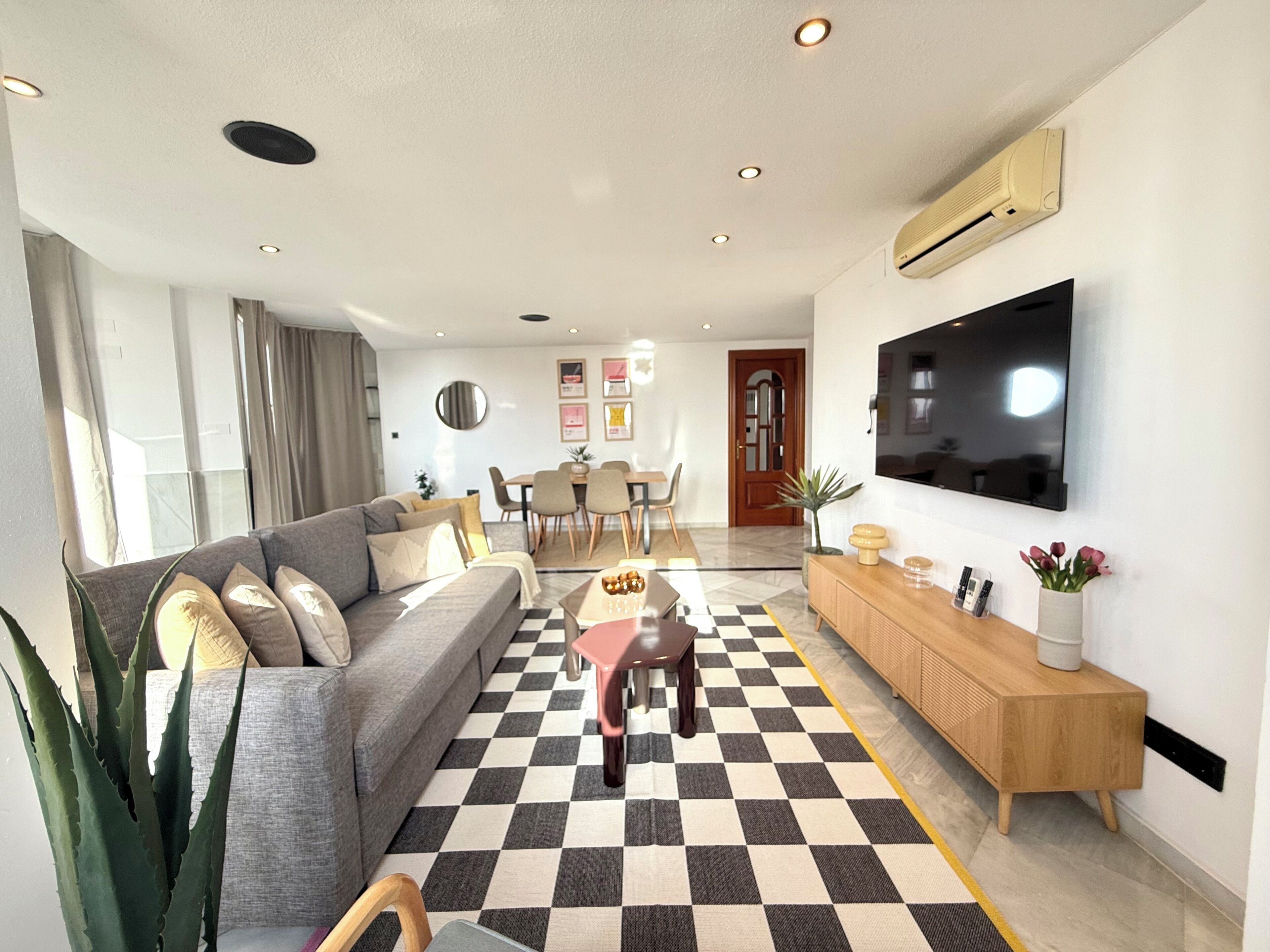 Apartamento luxo, 2 quartos, vista parcial para o oceano | Área de estar
