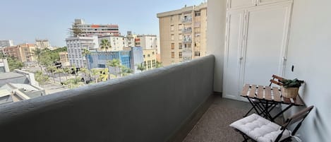 Apartamento Deluxe, 2 quartos, vista parcial para o oceano | Terraço/pátio interior