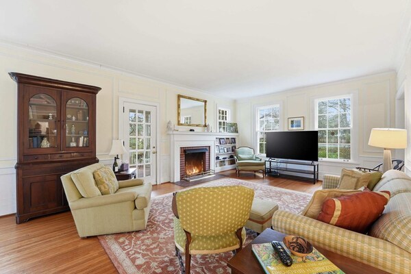 Classic 5br Davidson Retreat Walk Downtown Pet-friendly - Davidson, NC