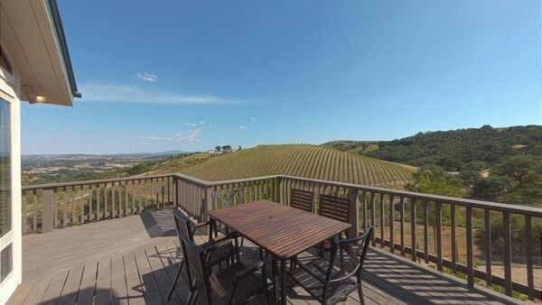 Peachy Canyon Place By Avantstay Vineyard Deck Views Near Wineries - San Miguel, CA
