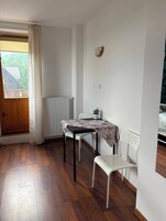 Quarto casal conforto, vista para a montanha | Opções para refeição