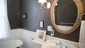 Casa, 4 quartos | Banheiro | Toalhas de banho, shampoo