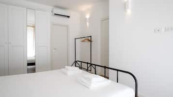 Apartamento (1 Bedroom) | 1 quarto, ferros/tábuas de passar roupa, roupa de cama