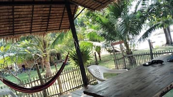 Casa de Campo Superior, varanda, vista para a praia | Refeições ao ar livre