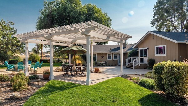 Estrella Vineyard By Avantstay Vineyard Setting + Fire Pit Backyard Northern Paso Wine Country - San Miguel, CA