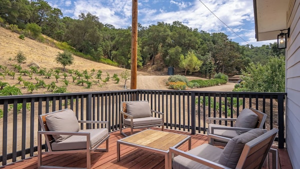 Stampede Loft At The 8 Mile By Avantstay Private Porch + Full Kitchen Ranch Acreage + Trails - Avila Beach, CA