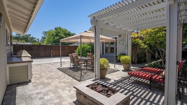 13th Street Retreat By Avantstay Ensuite Suites + Sun Porch & Patio Downtown Paso Robles - Paso Robles, CA