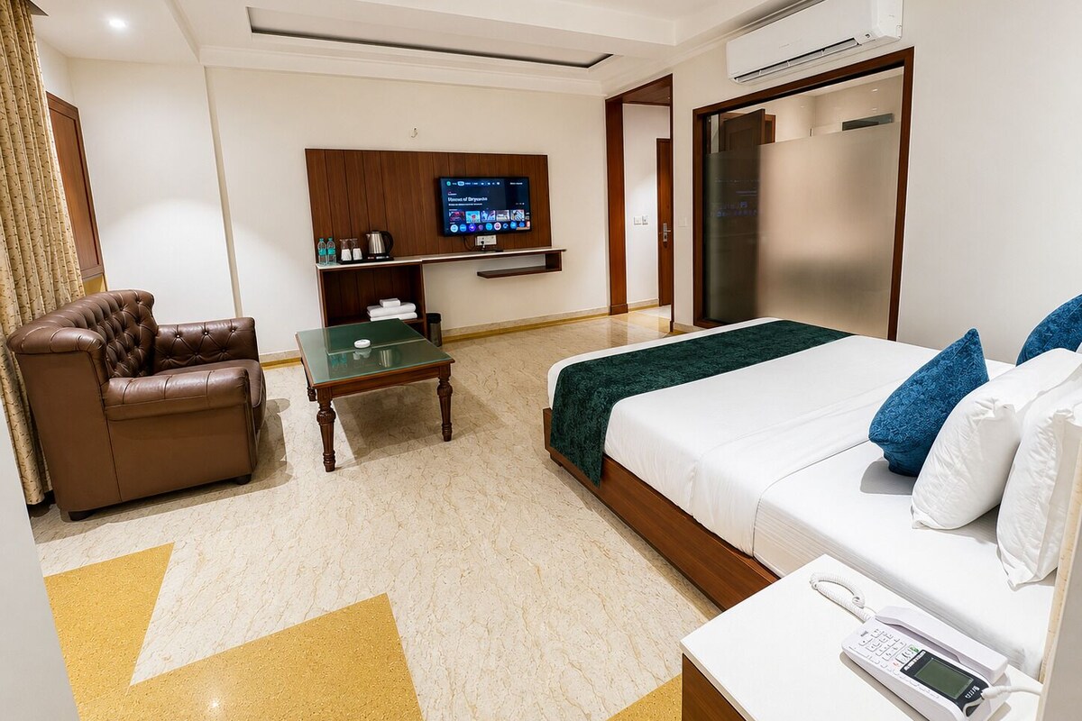 Suite Royal, Vista para a cidade | Edredões de penas, camas de colchão Select Comfort, cofre no quarto