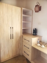 Quarto Duplo Deluxe | Wi-fi grátis, com decoração personalizada, com mobília individualizada