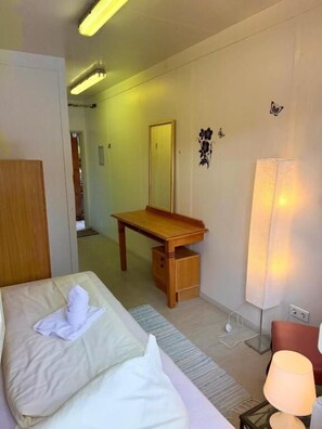 Quarto Individual Básico, vista para a montanha | Wi-fi grátis, roupa de cama fornecida 