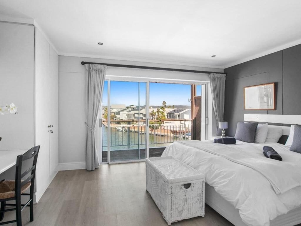 Apartamento Comfort, varanda, vista para a marina | Cortinas/cortinados opacos, ferro/tábua de engomar, Wi-fi grátis 