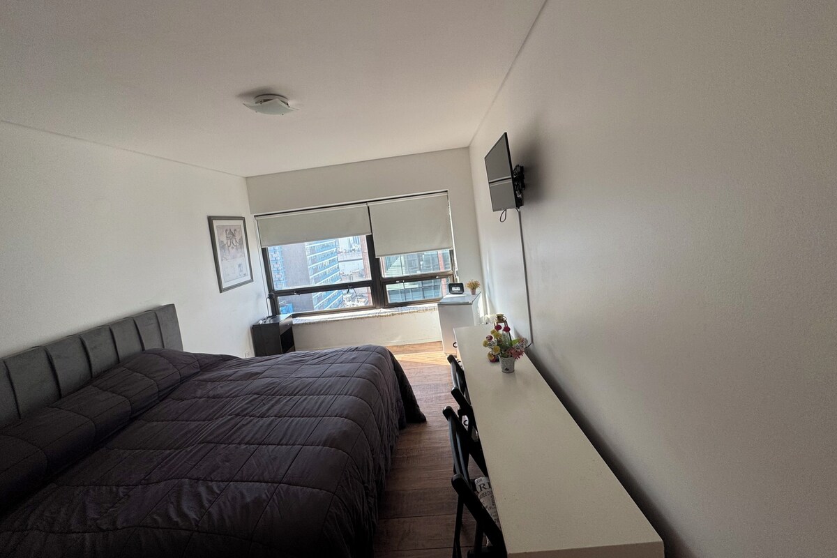 Apartamento Básico, Vista para a cidade | Secretária adequada para computadores portáteis, Wi-fi grátis 