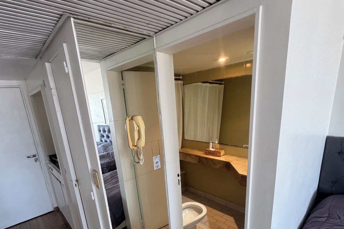 Apartamento Básico, Vista para a cidade | Secretária adequada para computadores portáteis, Wi-fi grátis 