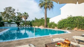 Piscina externa sazonal