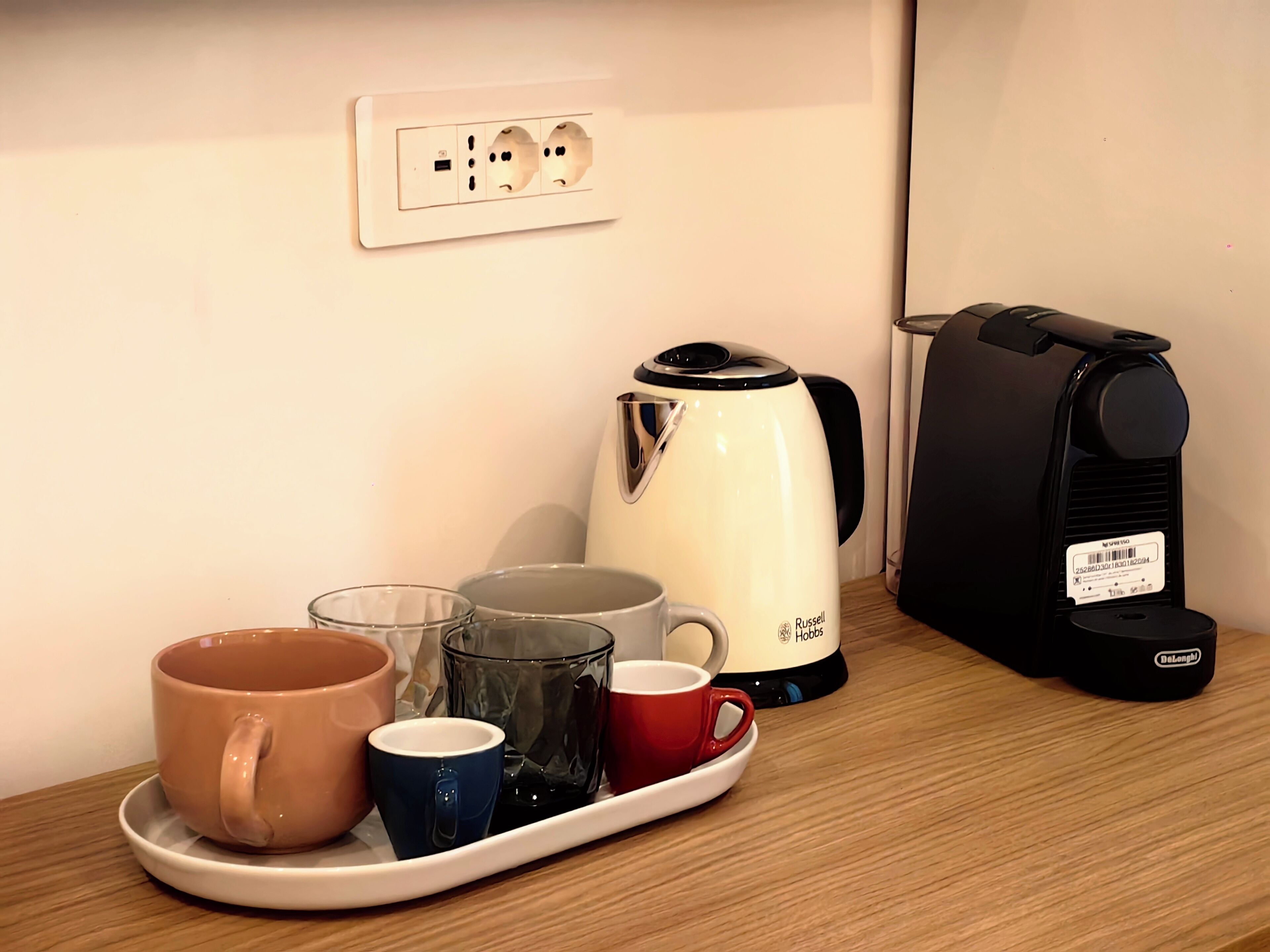 Quarto Duplo Comfort, casa de banho privativa | Café e/ou cafeteira
