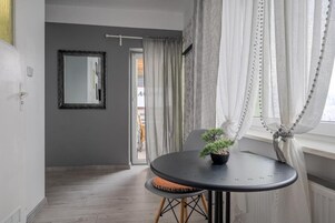 Quarto Duplo Deluxe, varanda, Vista para a cidade | Restaurantes