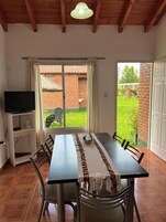 Casa Básica, vista para o parque | Restaurantes