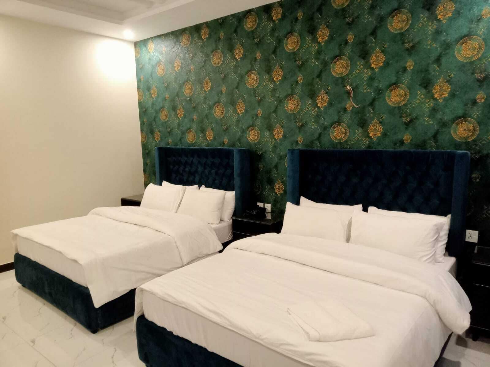 Quarto Quádruplo Deluxe | Cortinas/cortinados opacos, Wi-fi grátis 