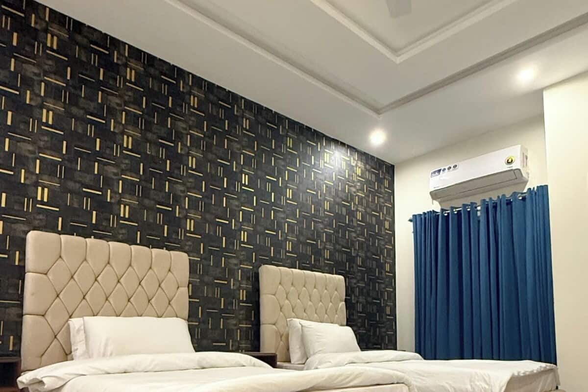 Quarto duplo luxo | Cortinas blackout, Wi-Fi de cortesia
