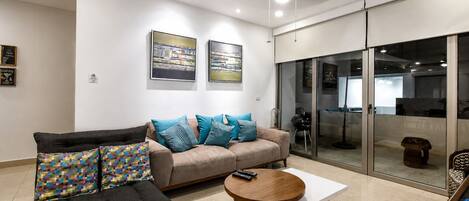 Apartamento Familiar, Vista para a cidade | Sala de estar