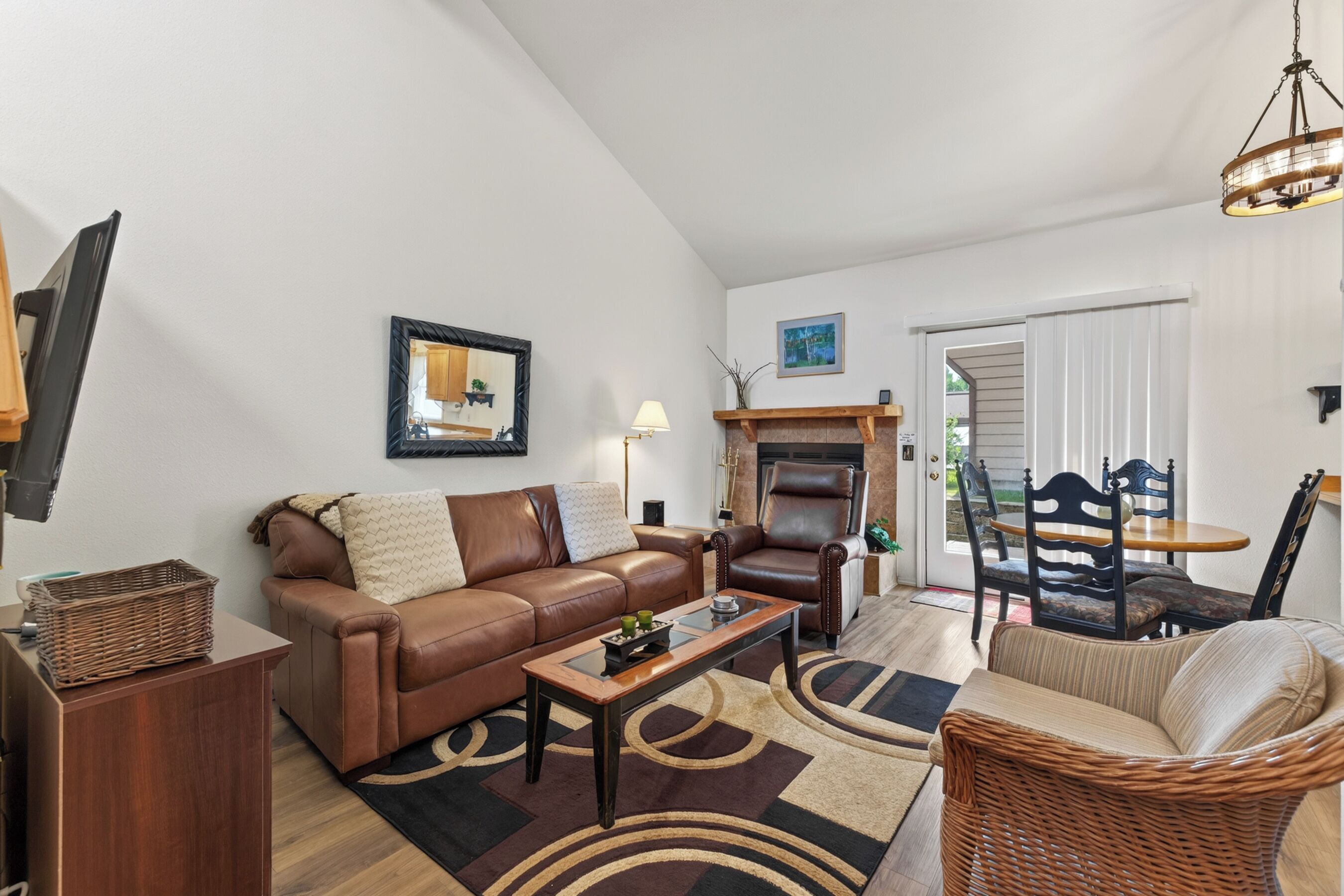 The Retreat- Aspen Village- Golf- Shared Pool, Hot Tub, Sauna, Gym, Courts - McCall, ID
