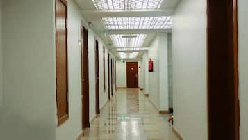 Quarto Triplo Básico | Terraço/pátio interior