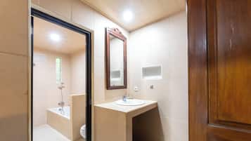 Vila, 2 quartos | Banheiro | Chuveiro, secador de cabelo, toalhas de banho, sabonete