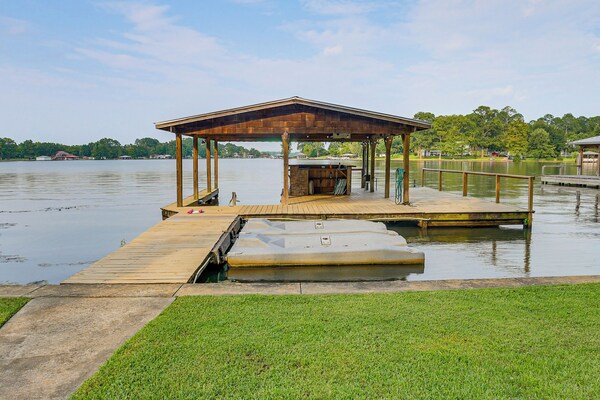 Dock & Outdoor Bar! Lake Blackshear Getaway - Georgia Veterans State Park, Cordele
