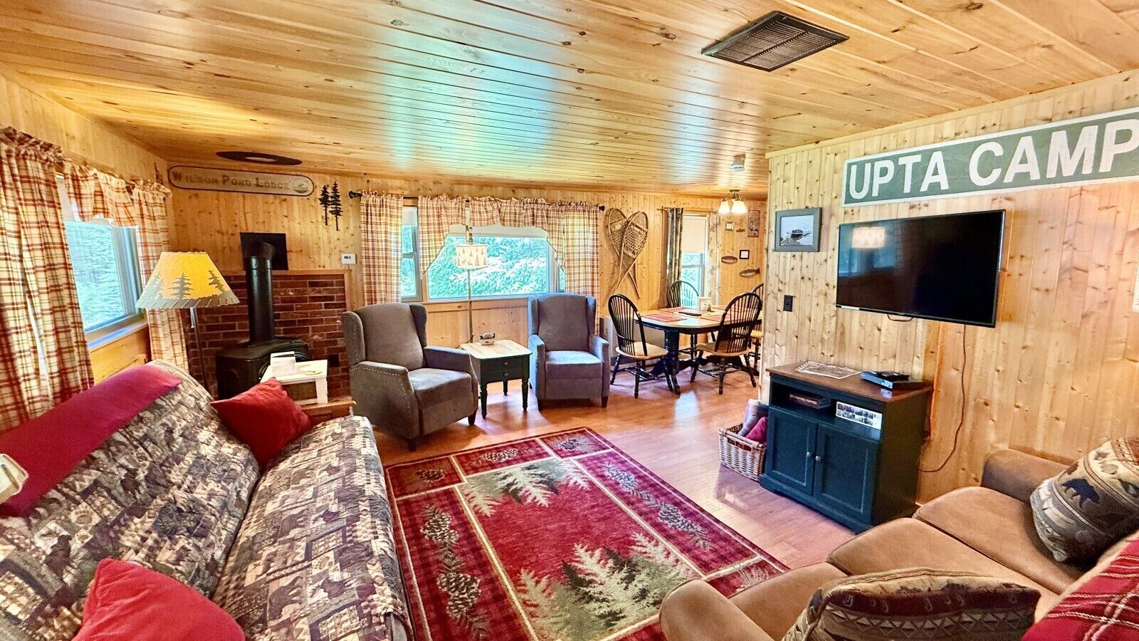 Pet Friendly Waterfront Cabin Just Minutes From Downtown Greenville - Greenville, ME