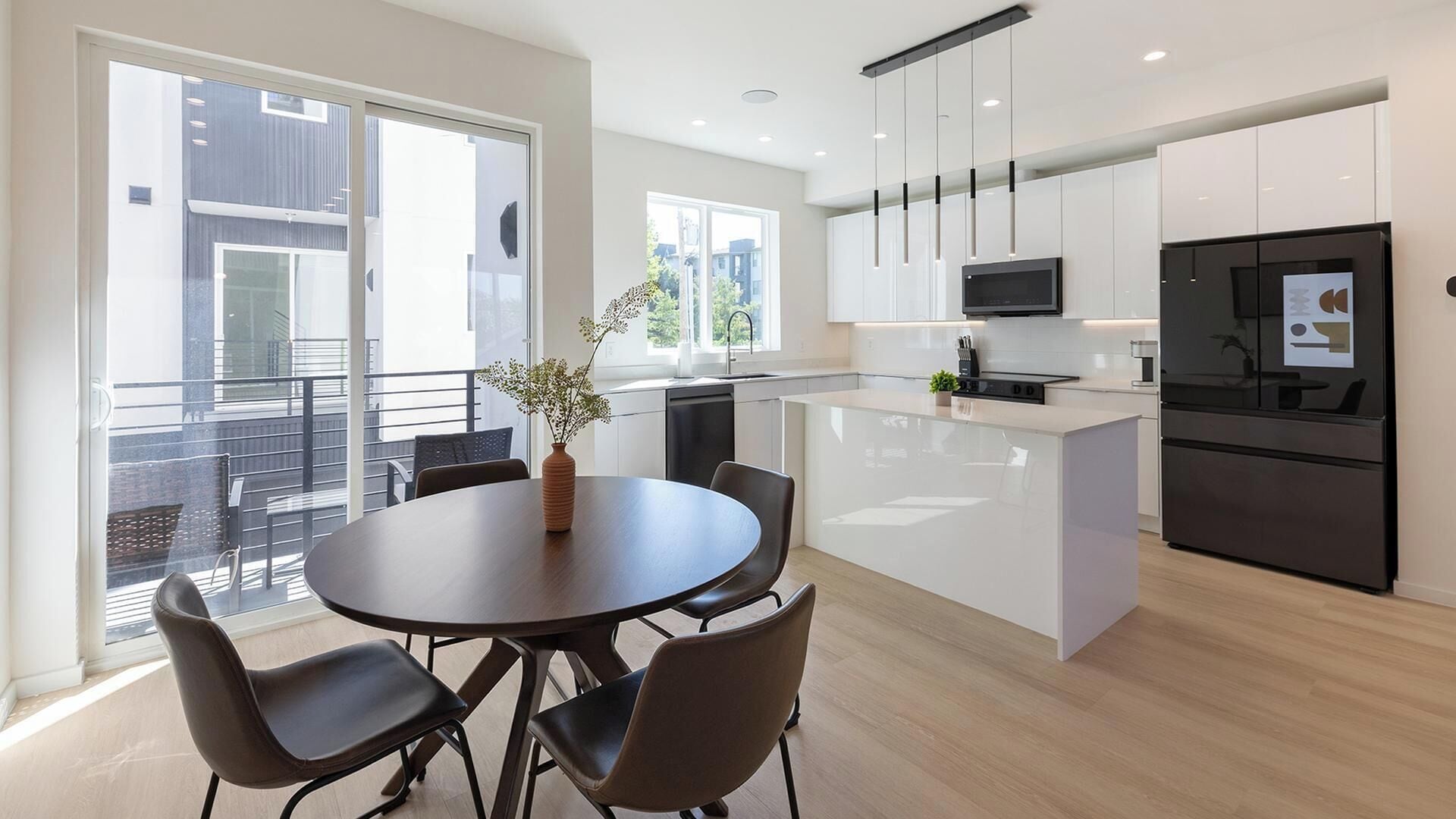 Apartamento (3 Bedrooms) | Cozinha privada | Cafeteira/chaleira, geladeira