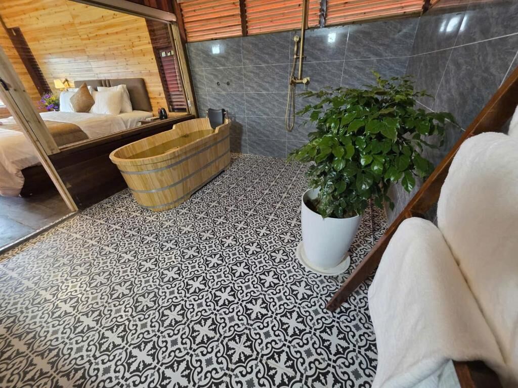 Quarto Duplo, varanda, vista para o pátio | Cofre no quarto, cortinas/cortinados opacos, quartos insonorizados 