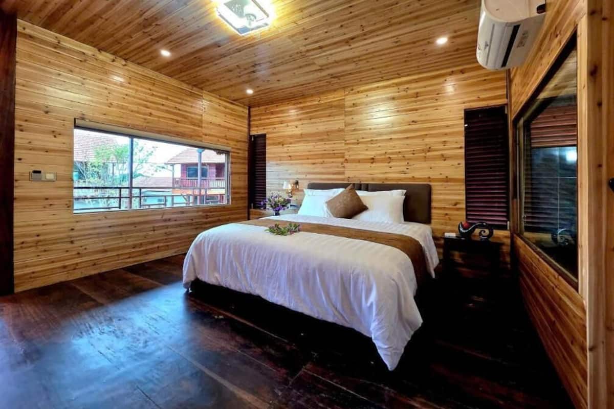 Apartamento, sacada, vista para o resort | Cofres nos quartos, cortinas blackout, quartos à prova de som