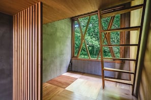 Quarto, vista para a montanha | Escrivaninha, Wi-Fi de cortesia