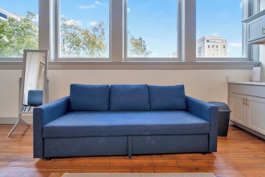 Chic City Loft - Nearby Parking - Hospitals - 2f - Louisville, KY