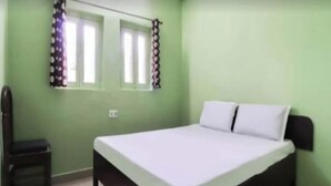 Quarto Duplo Básico, 1 cama de casal, não fumadores, serviço de limpeza e arrumação | Estacionamento
