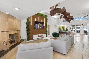 Apartamento Deluxe, vista para o lago | Pormenores do interior