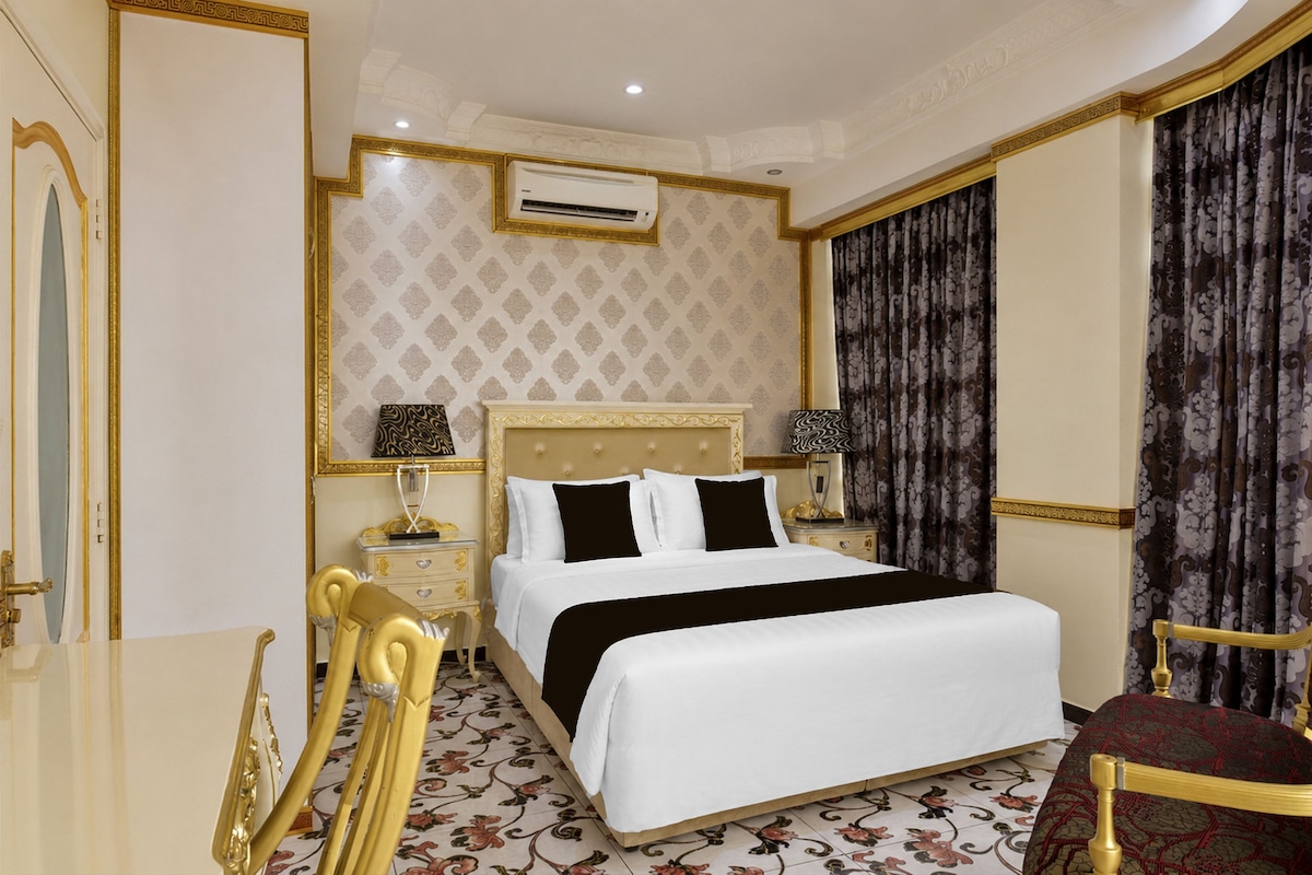 Apartamento | Escrivaninha, quartos à prova de som, Wi-Fi de cortesia, roupa de cama