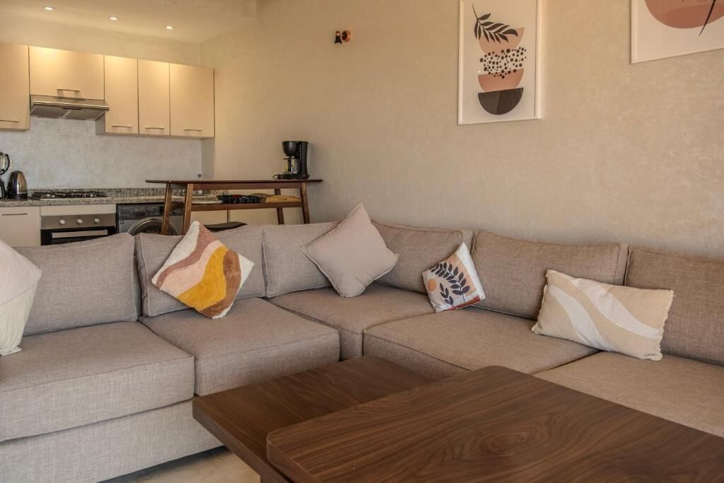Apartamento, varanda, vista para o pátio | Sala de estar