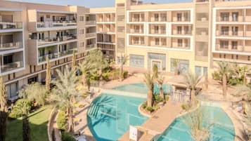 Apartamento, varanda, vista para o pátio | Exterior