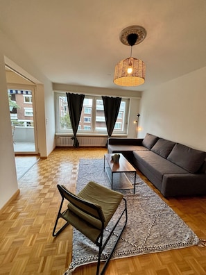 Apartamento, 2 quartos, varanda | Sala de estar