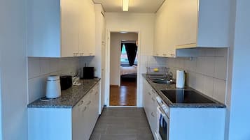 Apartamento, 2 quartos, varanda | Cozinha privada