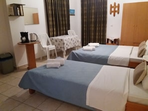 Quarto Triplo Comfort, varanda, vista para o mar | Wi-fi grátis 