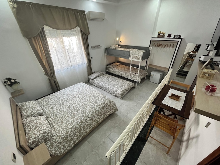 Homerez - Appartamento Moderno A Napoli, Balcone, 70 M² - Napoli