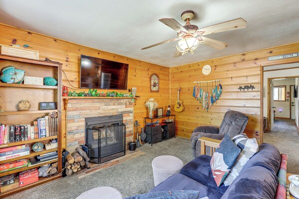 Private Hot Tub & Patio! Woodsy Escape In Big Bear - 캘리포니아