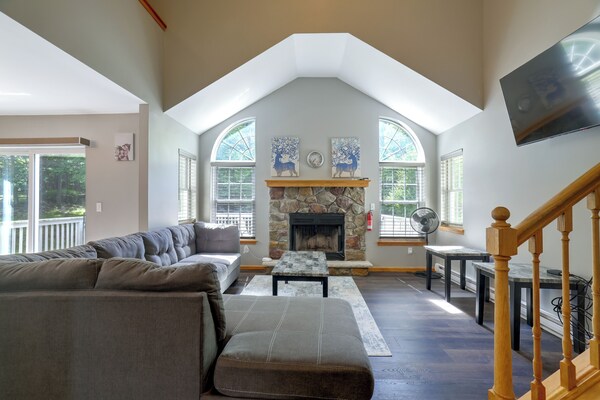Poconos Getaway W/ Private Ski Slope & Pool Access - Bushkill, PA