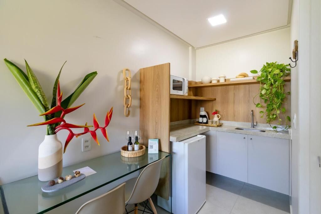 Quarto Triplo Deluxe | Cozinha privada | Minifrigorífico, um micro-ondas 
